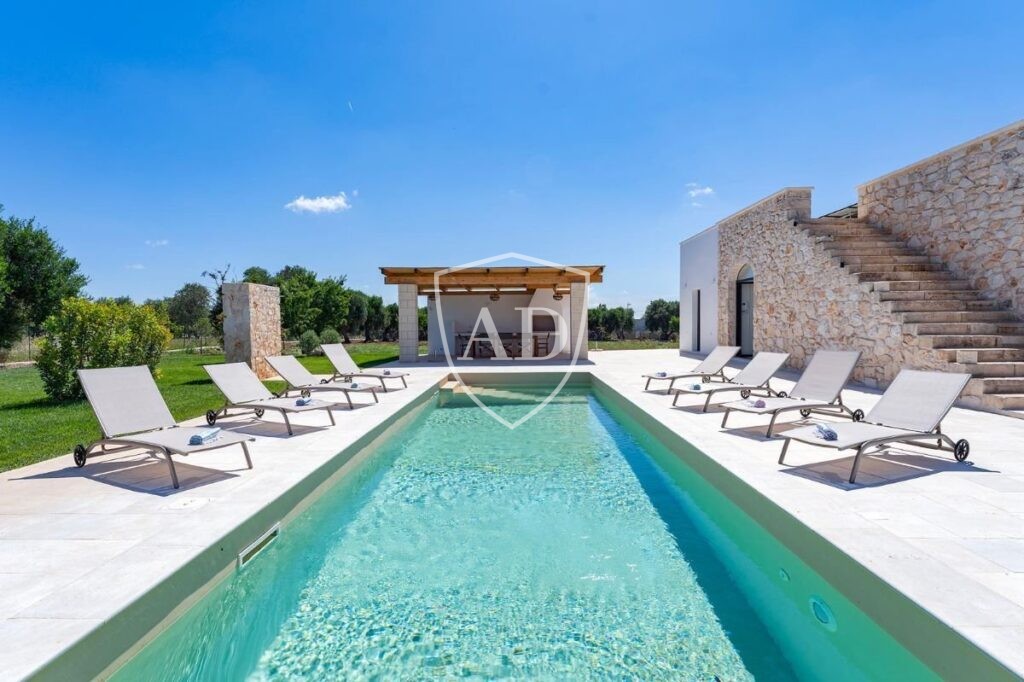 Elegant Villa with Pool and Dependance Trulli in Ostuni - Apulia Deluxe